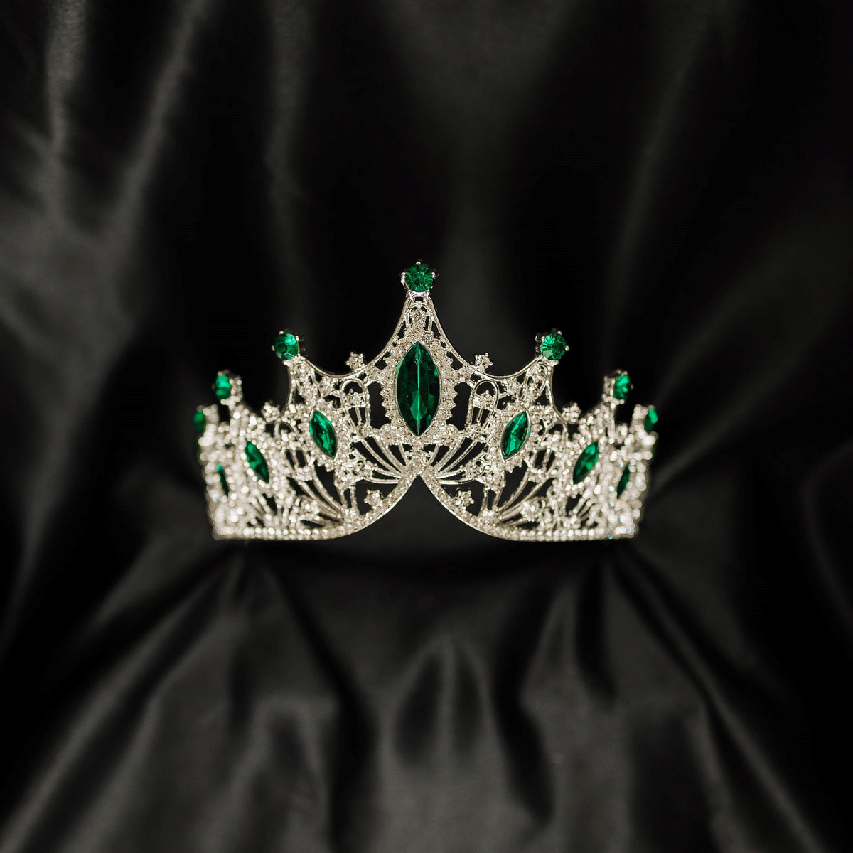 Regina in Green & Silver – Auburn & Main